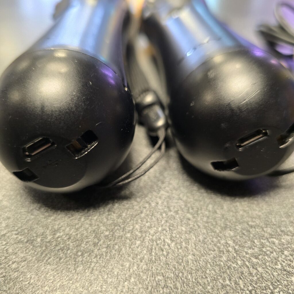 PS4 – VR Playstation Move Controllers (Pre Owned) – The Game Cave Telford